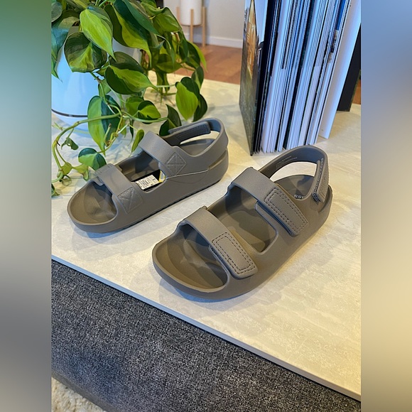 art class | Shoes | Nwt Art Class Unisex Size 2 Brown Sandals | Poshmark